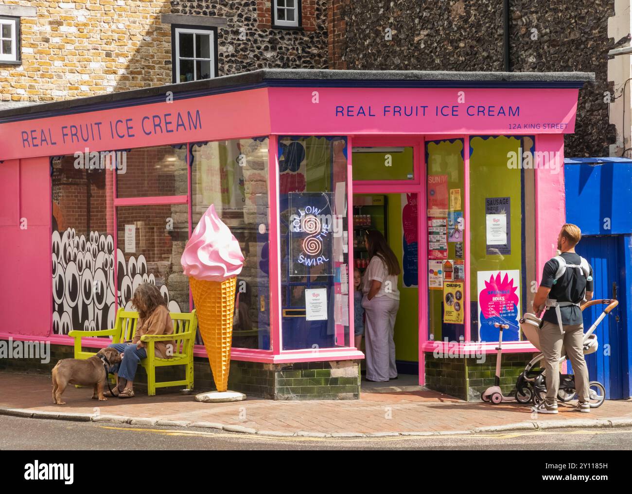 England, Kent, Margate, The Old Town, Colourful Ice-cream Parlour Stock ...