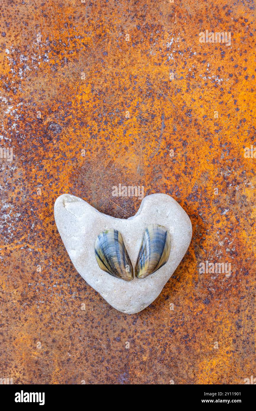 Stone shaped heart hi-res stock photography and images - Alamy
