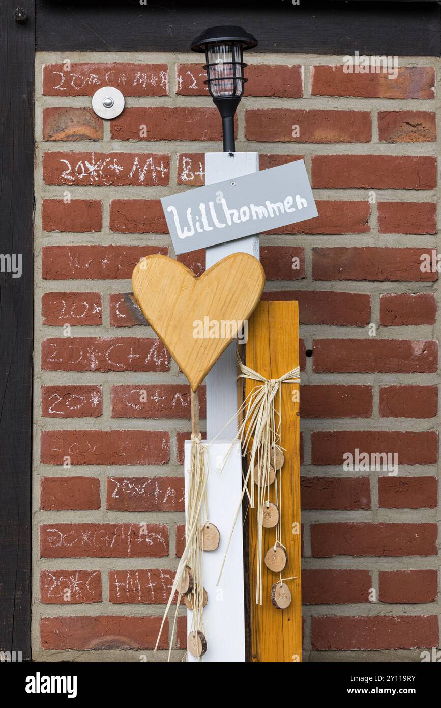 Entrance, 'Welcome' sign Stock Photo - Alamy