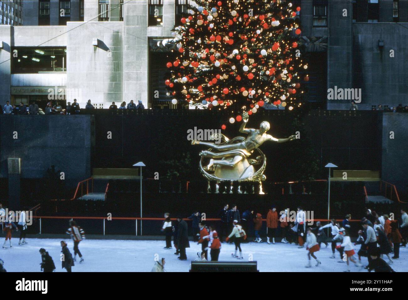 Rink 1950s hi-res stock photography and images - Alamy