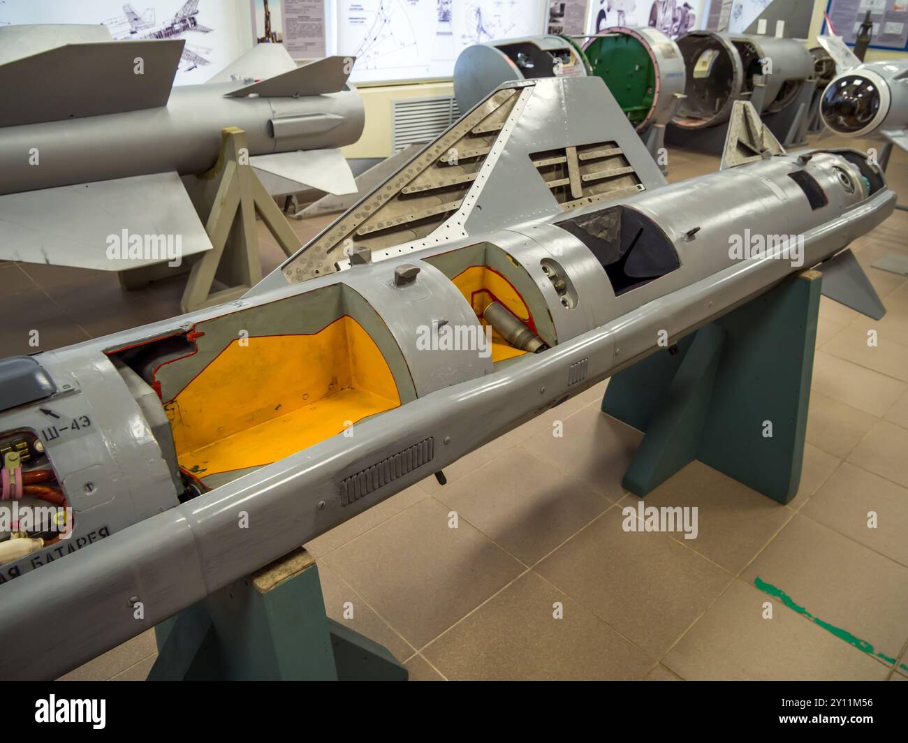 Cross section of jet engine hi-res stock photography and images - Alamy