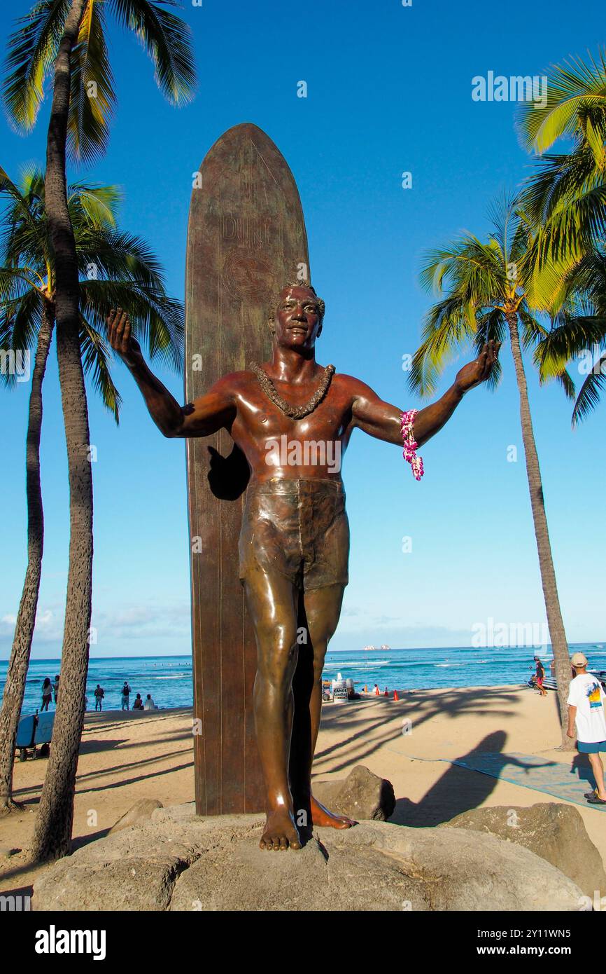 Duke kahanamoku monument hi-res stock photography and images - Alamy