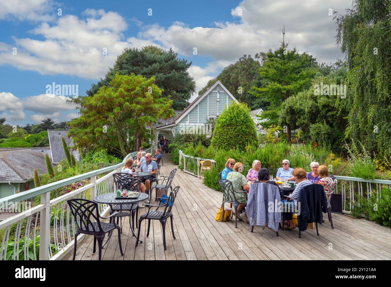 Botanical garden cafe hi-res stock photography and images - Alamy