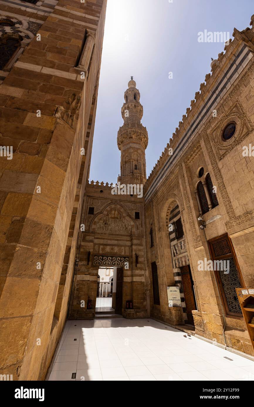Al-Azhar Mosque, Azhar, gate and minaret, Islamic area in old Cairo ...