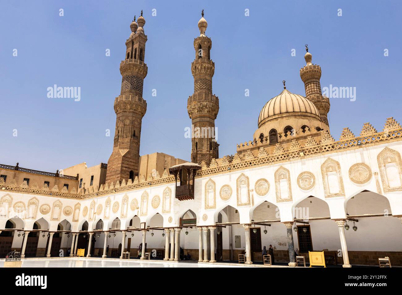 Al-Azhar Mosque, Azhar, courtyard with corridor, Islamic area in old ...