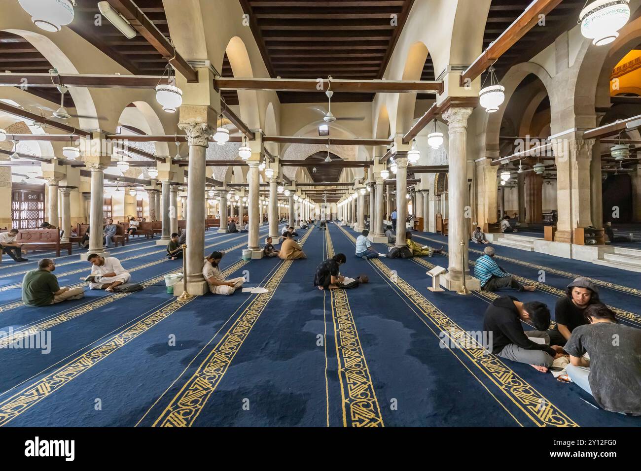 Al-Azhar Mosque, interior, Islamic area of old Cairo, Cairo, Egypt ...
