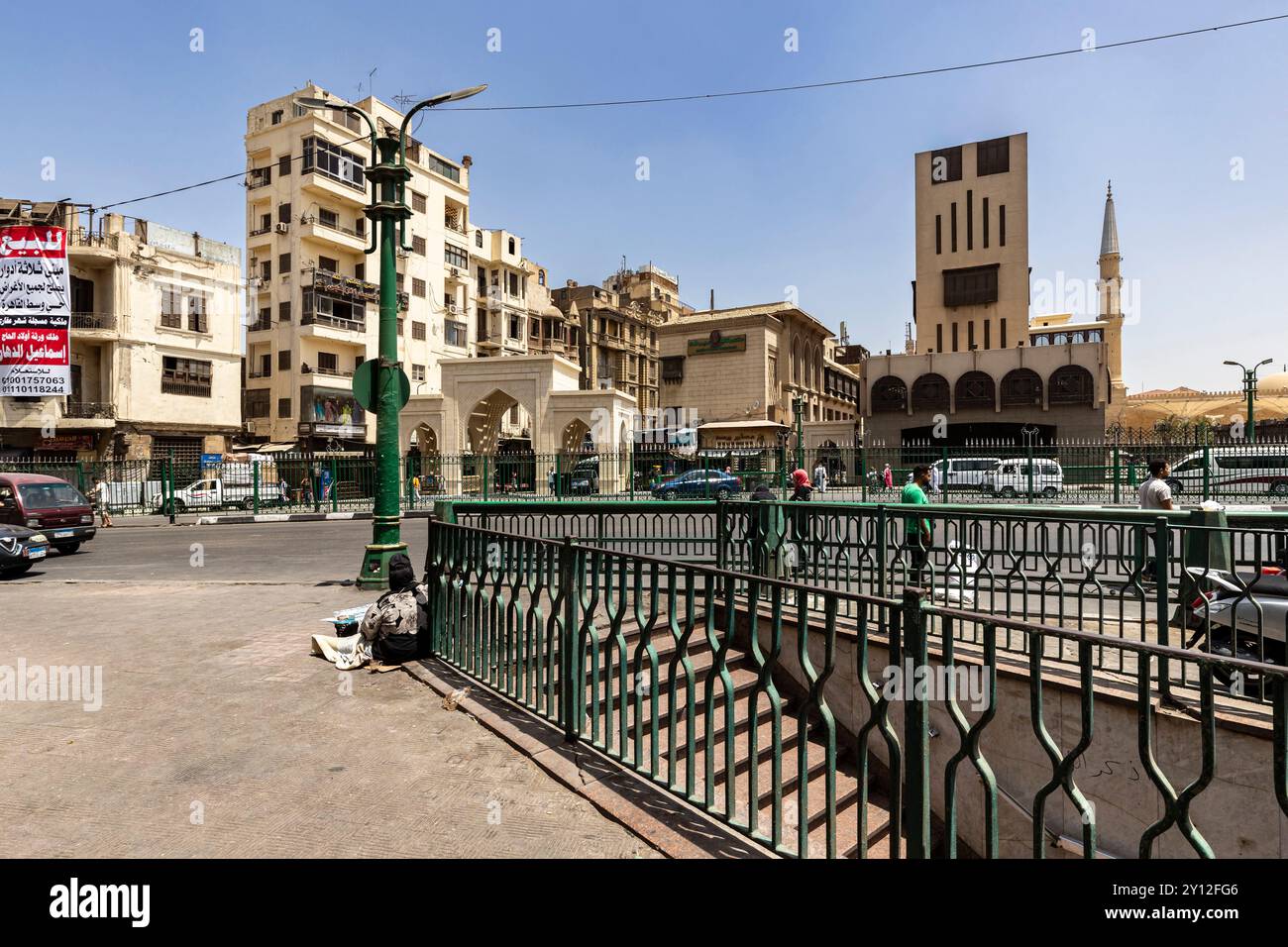 Downtown near Al-Azhar Mosque, Islamic area of old Cairo, Cairo, Egypt ...