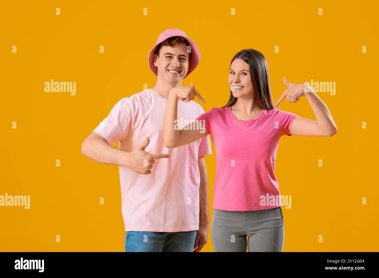 People wear yellow shirts hi-res stock photography and images - Alamy
