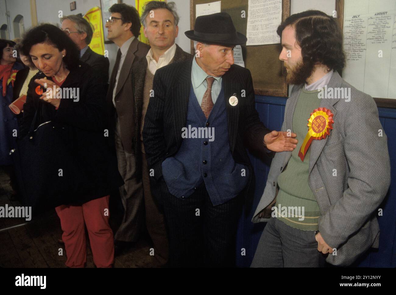 Work meeting 1980s hi-res stock photography and images - Alamy