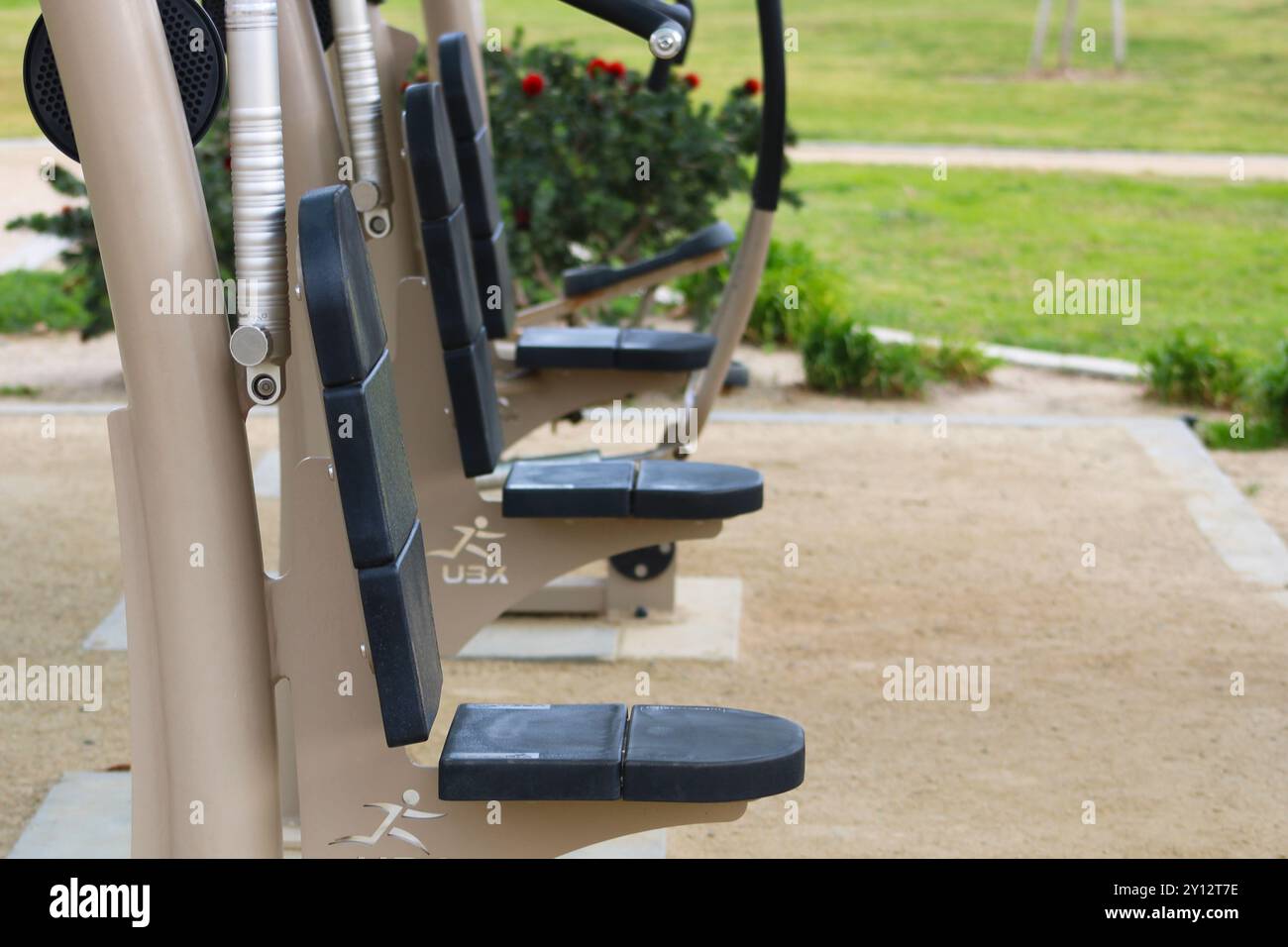 outdoor arm weights machine public gym Stock Photo - Alamy