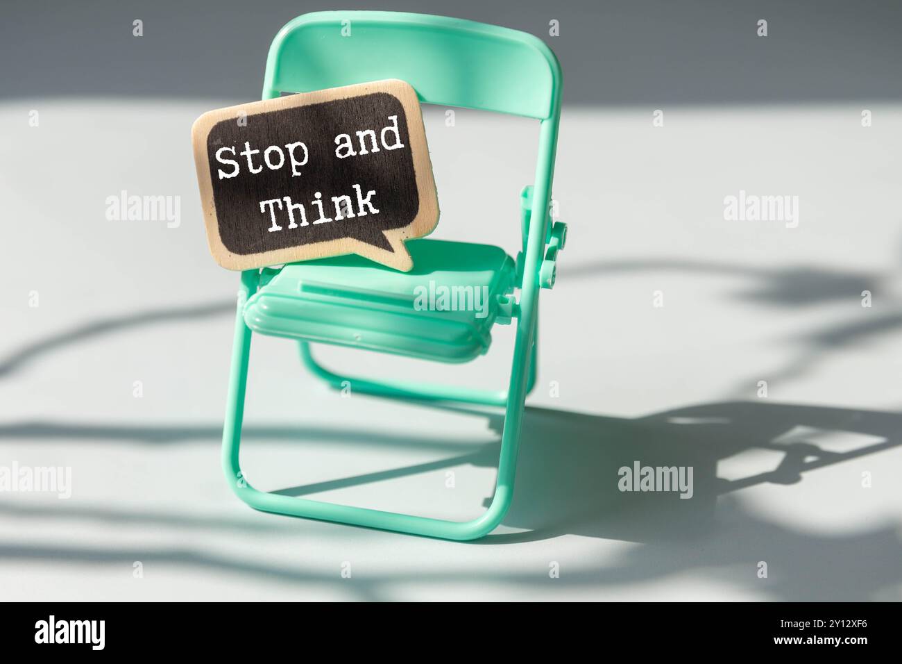 Stop and think icon hi-res stock photography and images - Alamy