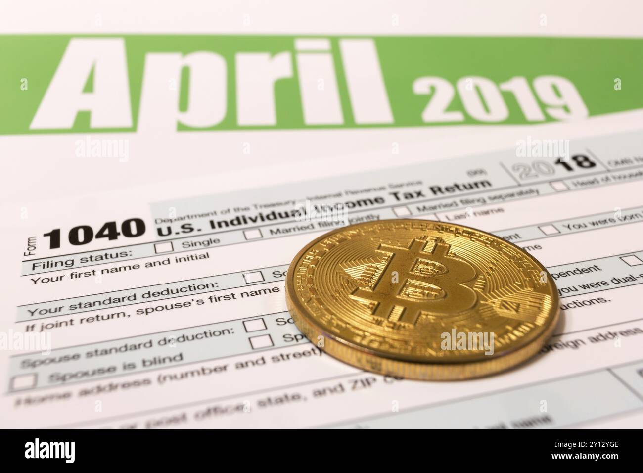 Tax forms icons hi-res stock photography and images - Alamy