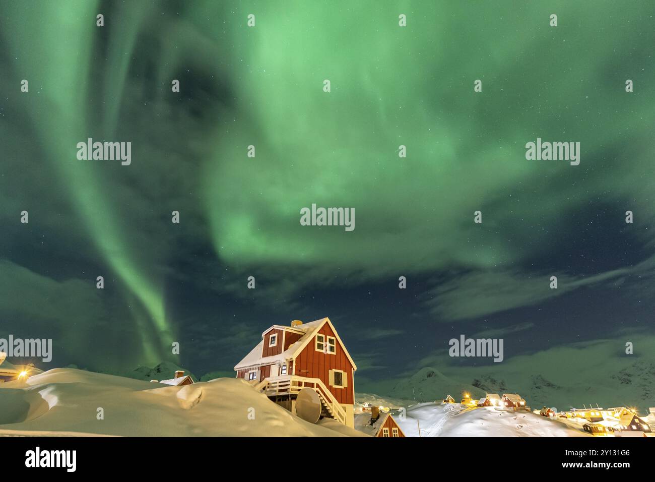 Northern Lights, Aurora borealis over red house, Inuit settlement ...