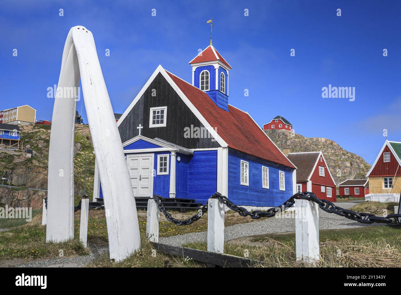 Historical building and whale bones in front of a blue sky, Museum ...