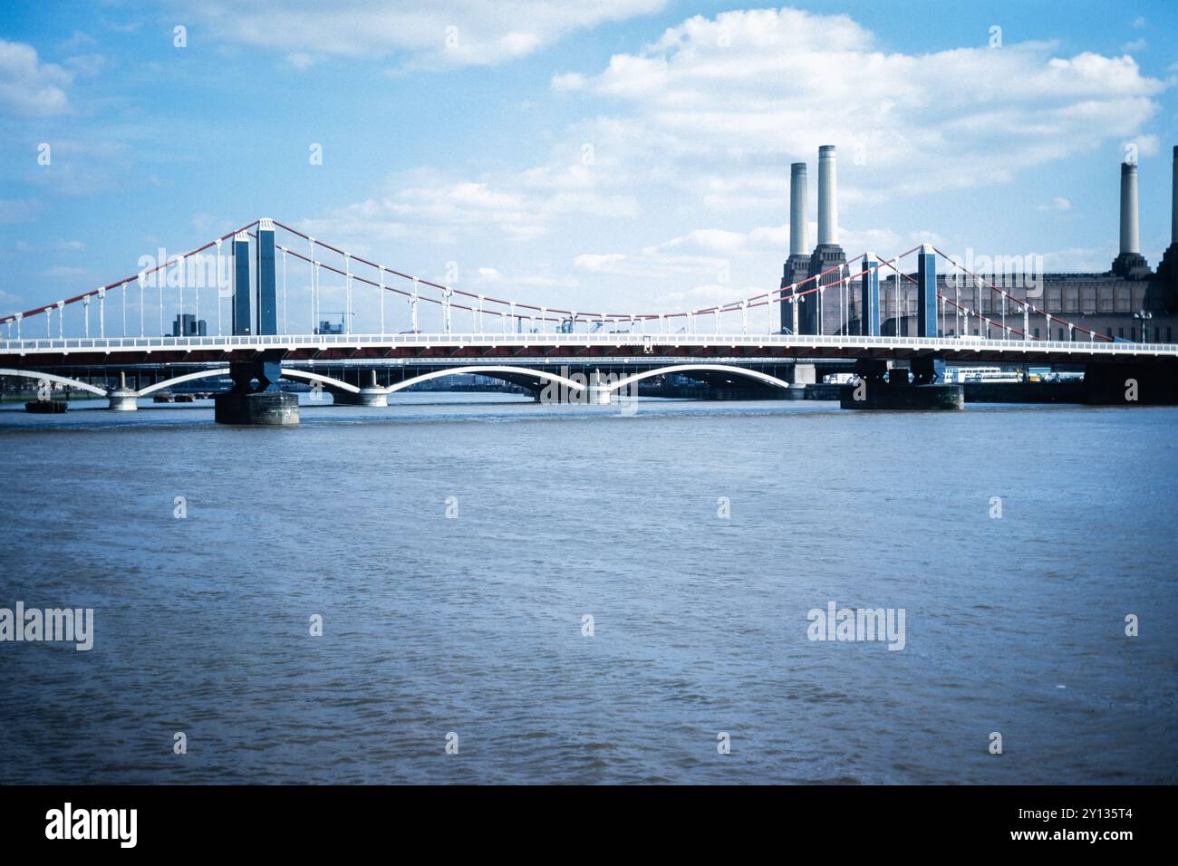 Vintage photographic slide of London's Chelsea Bridge Stock Photo - Alamy