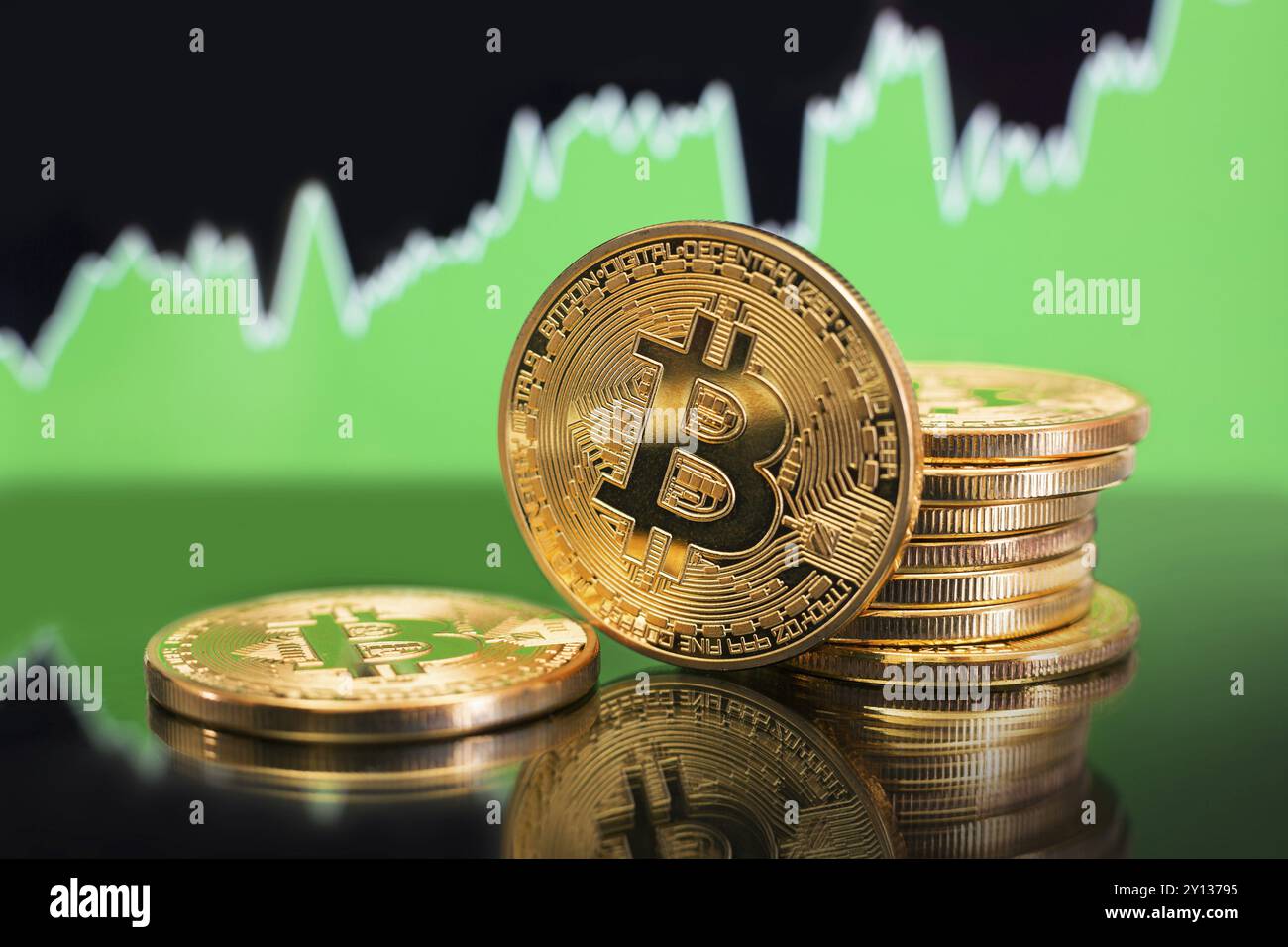 Currency symbols green line graph hi-res stock photography and images ...