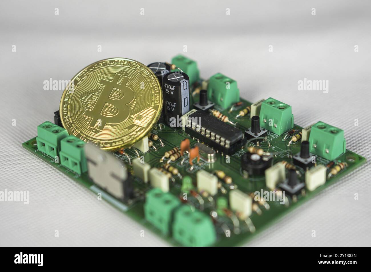 Electronic circuit symbols hi-res stock photography and images - Alamy