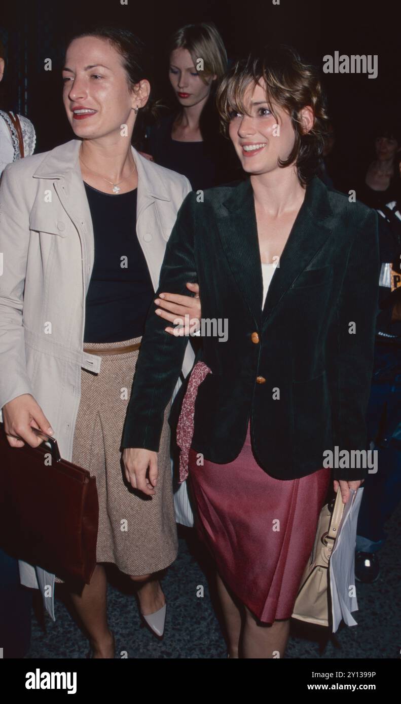 Winona ryder 2001 hi-res stock photography and images - Alamy