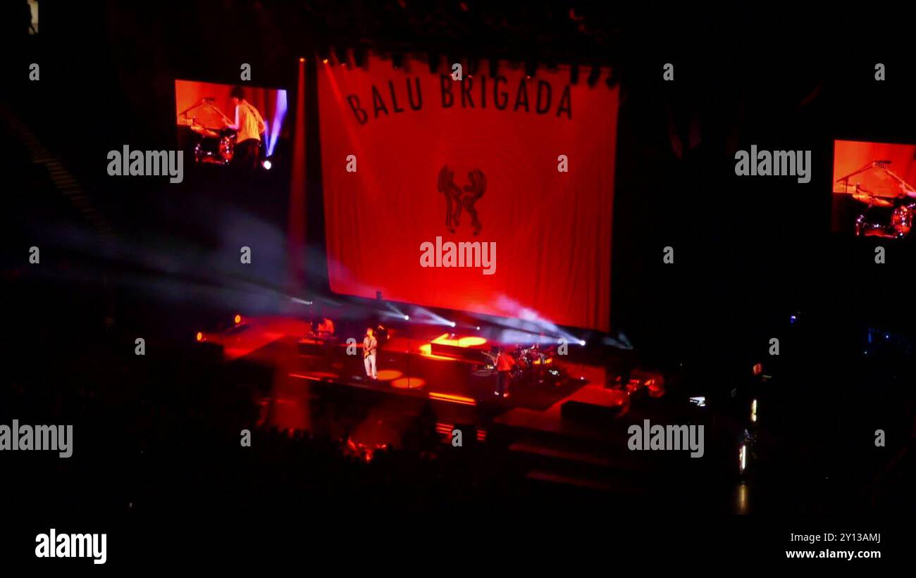 Inglewood, California, USA 28th August 2024 Singers/brothers Henry ...