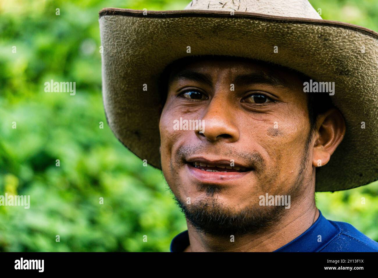 Quiché farmer, Sanuch village, Lancetillo, La Parroquia, Reyna area ...