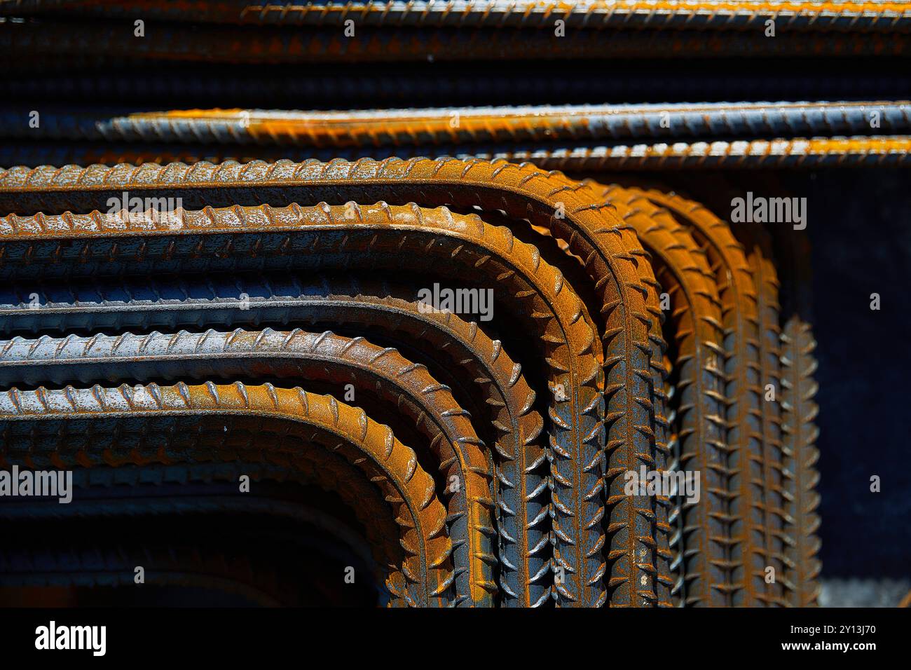 Cutting steel concrete reinforcement Stock Photo - Alamy