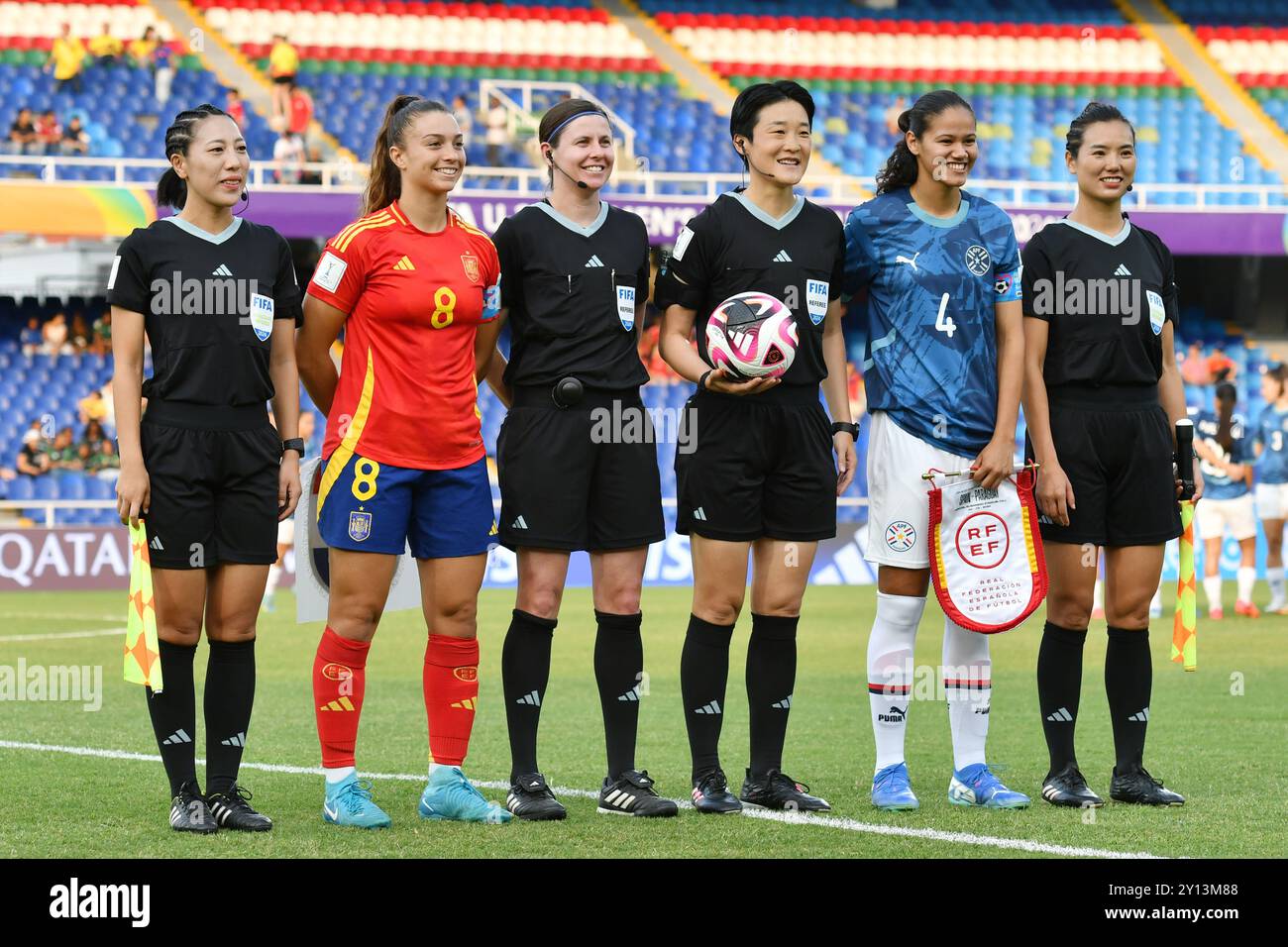 Naomi of leon hi-res stock photography and images - Alamy