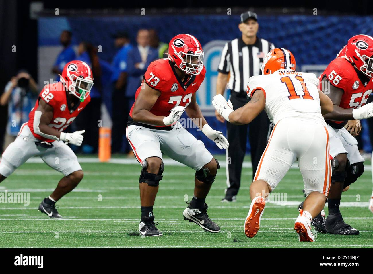 ATLANTA, GA - AUGUST 31: Georgia Bulldogs offensive lineman Xavier ...