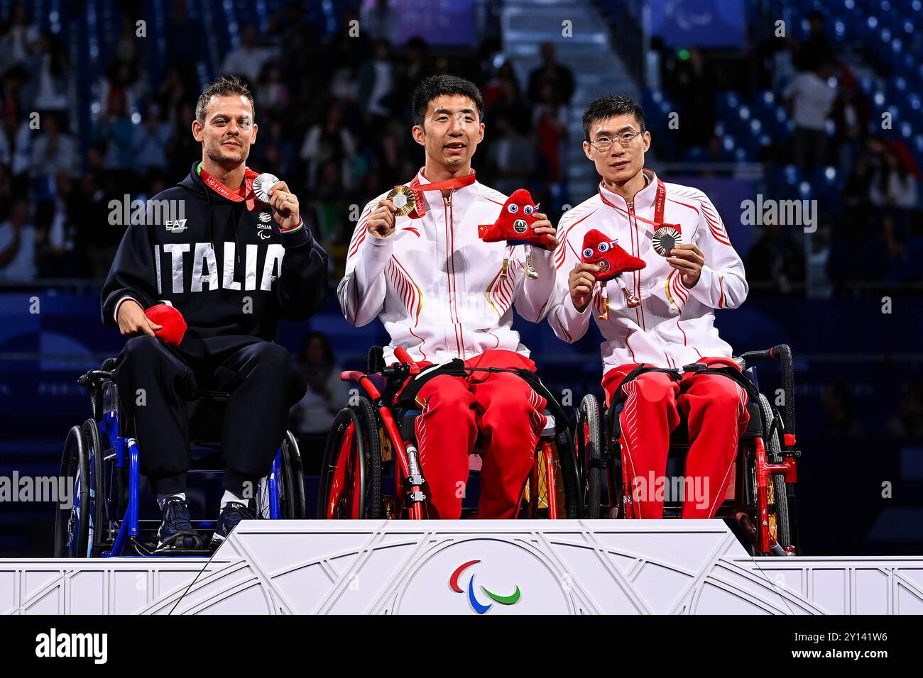 Paris, France. 4th Sep, 2024. Gold medalist Sun Gang (C) of China ...