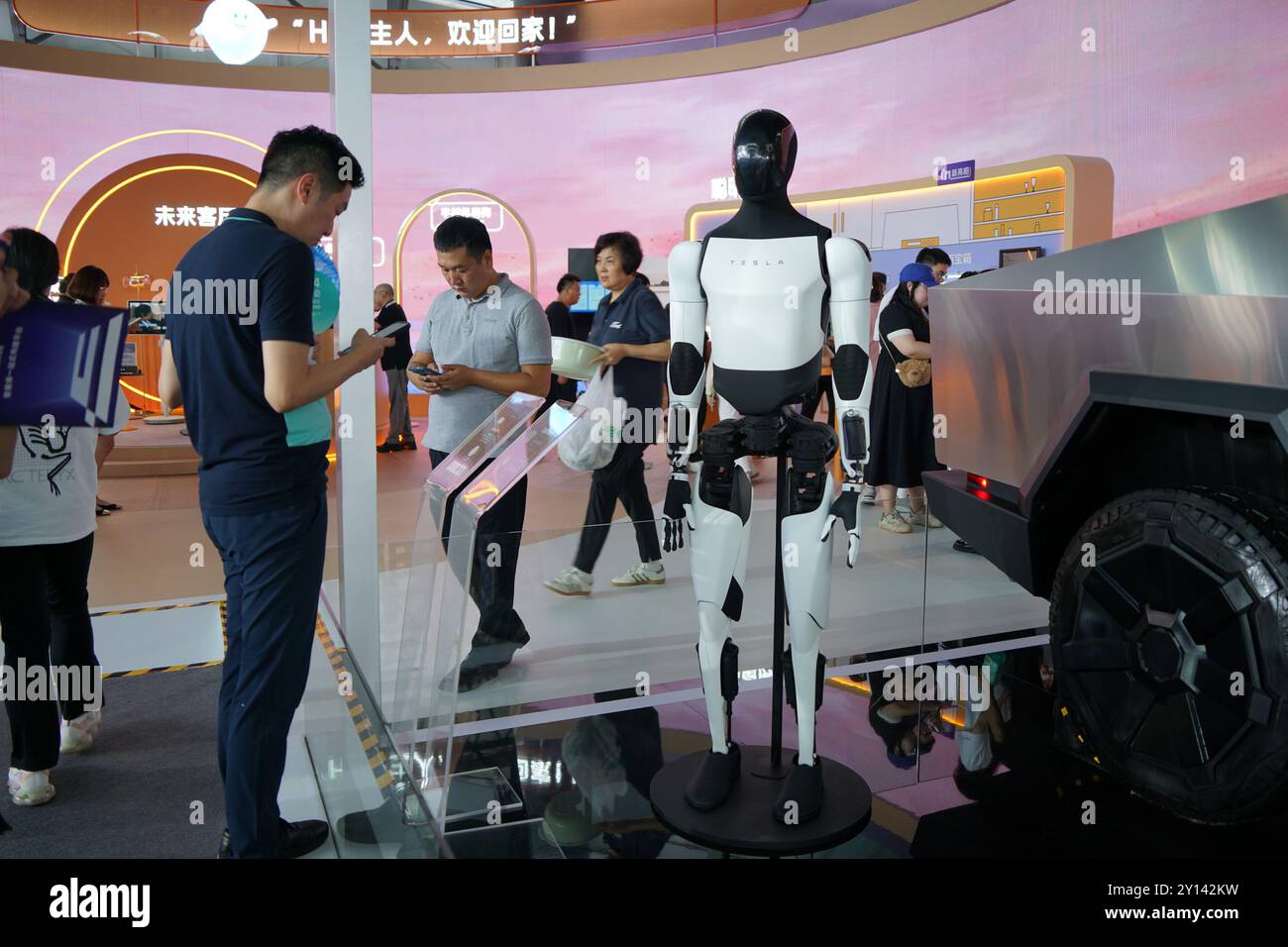 SHANGHAI, CHINA - SEPTEMBER 5, 2024 - Spectators look at Tesla's Core ...