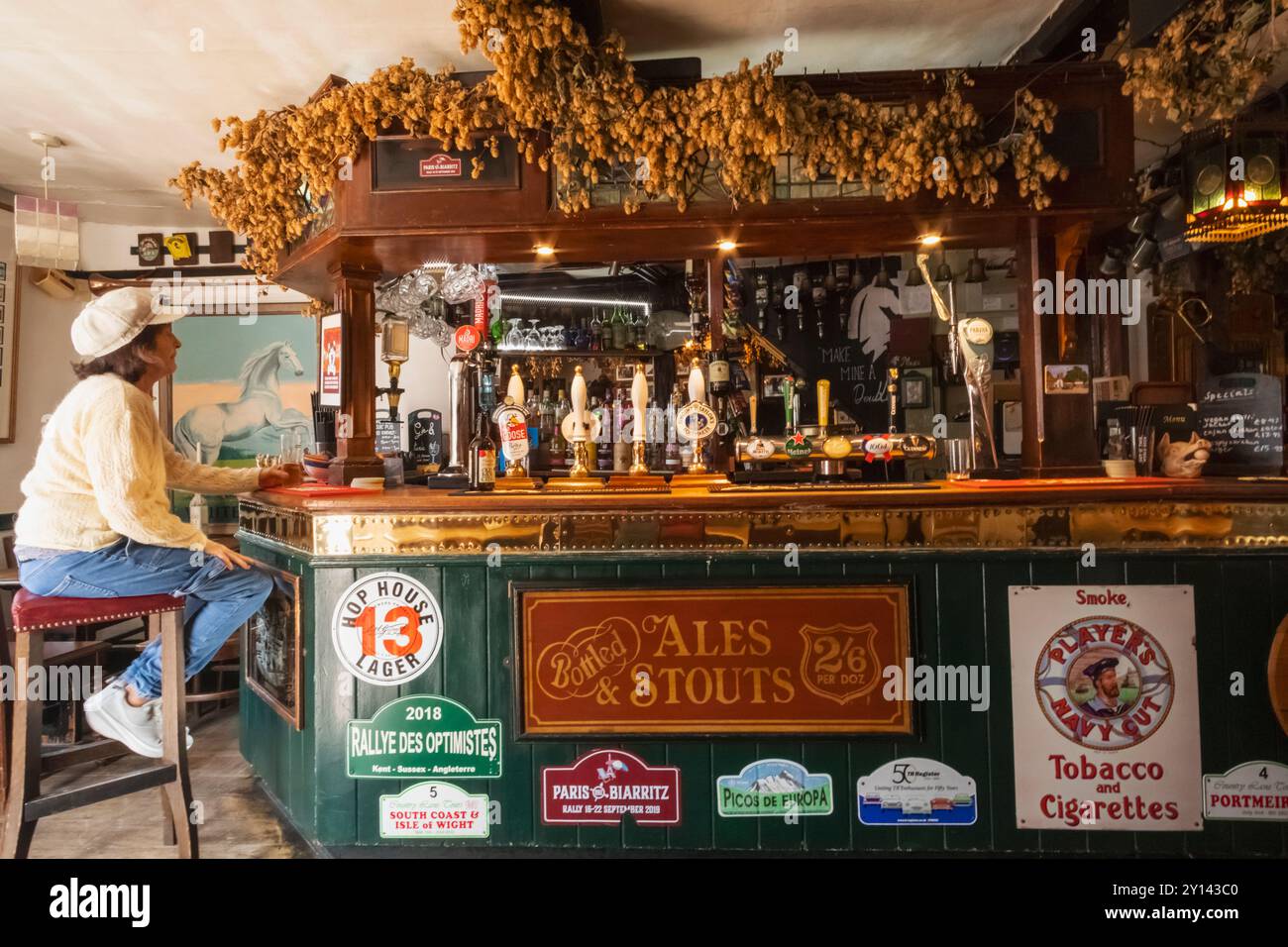 England, Kent, Chilham Village, The Historical White Horse Pub ...