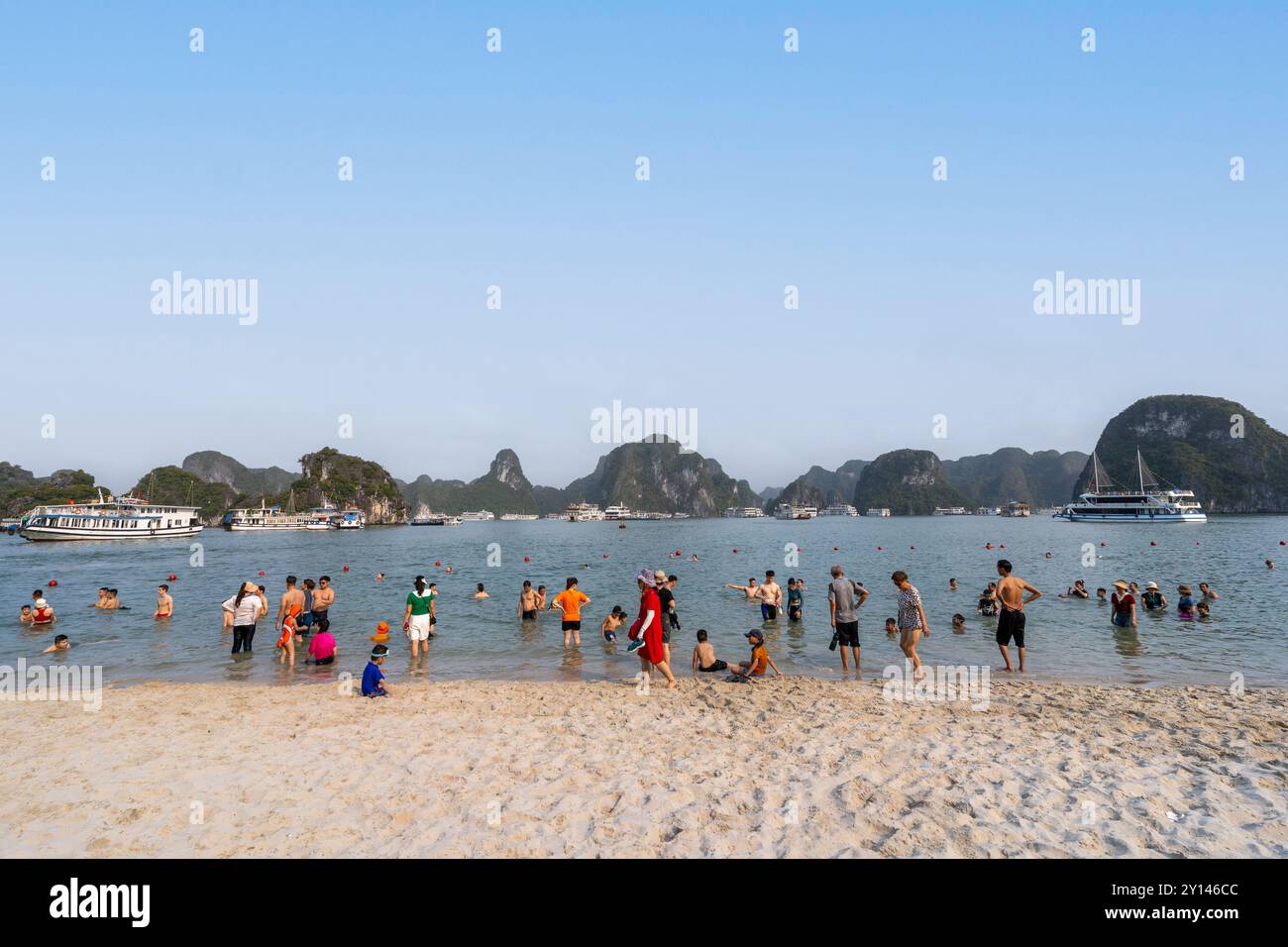 Beach on ti top hi-res stock photography and images - Alamy