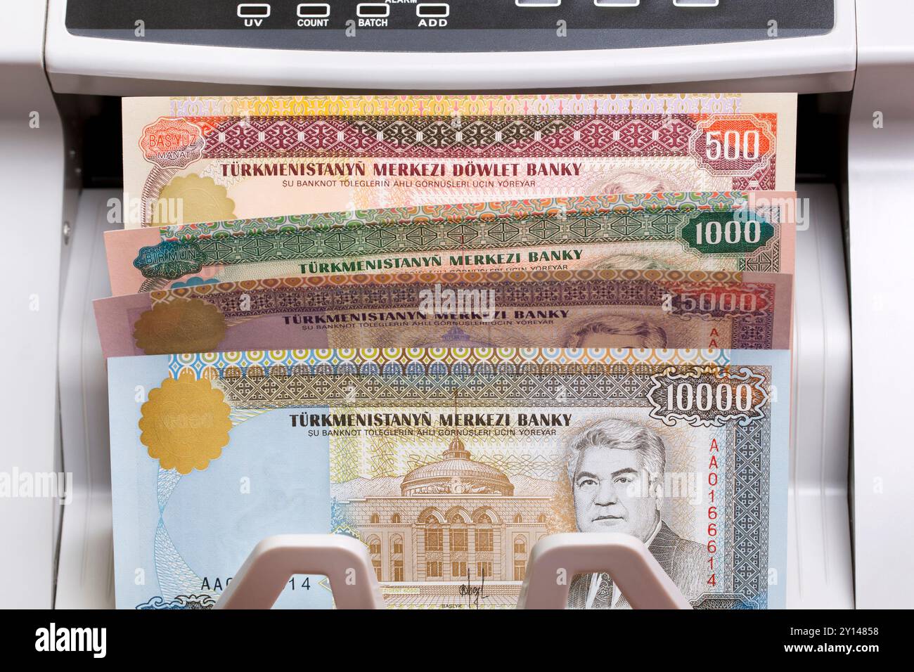 Turkmenistani money - manat in the counting machine Stock Photo - Alamy