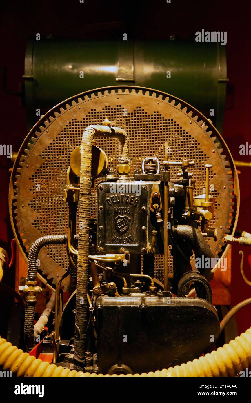 Old time classic cars at Louwman Museum ,automobile industry has ...