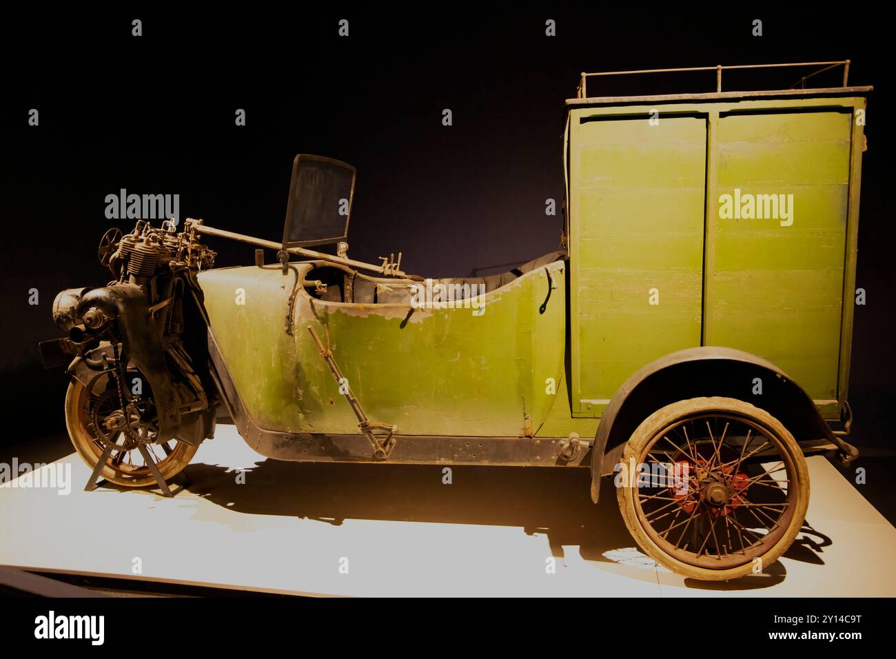 Model antique farm museum hi-res stock photography and images - Alamy