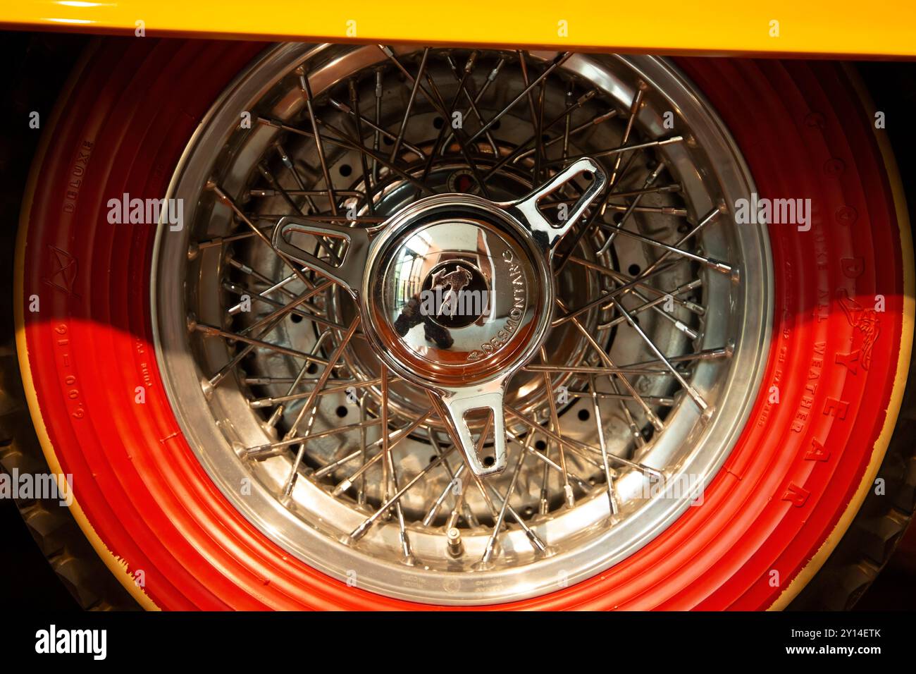 Hoop museum hi-res stock photography and images - Alamy