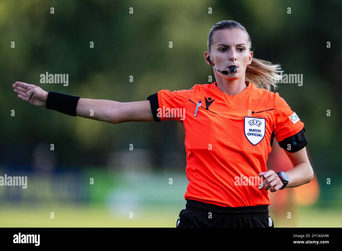 Broendby, Denmark. 04th Sep, 2024. Referee Referee Miriama Bockova seen ...