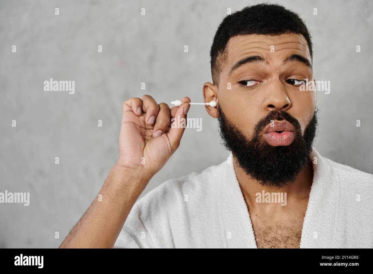 Personal grooming habits hi-res stock photography and images - Alamy