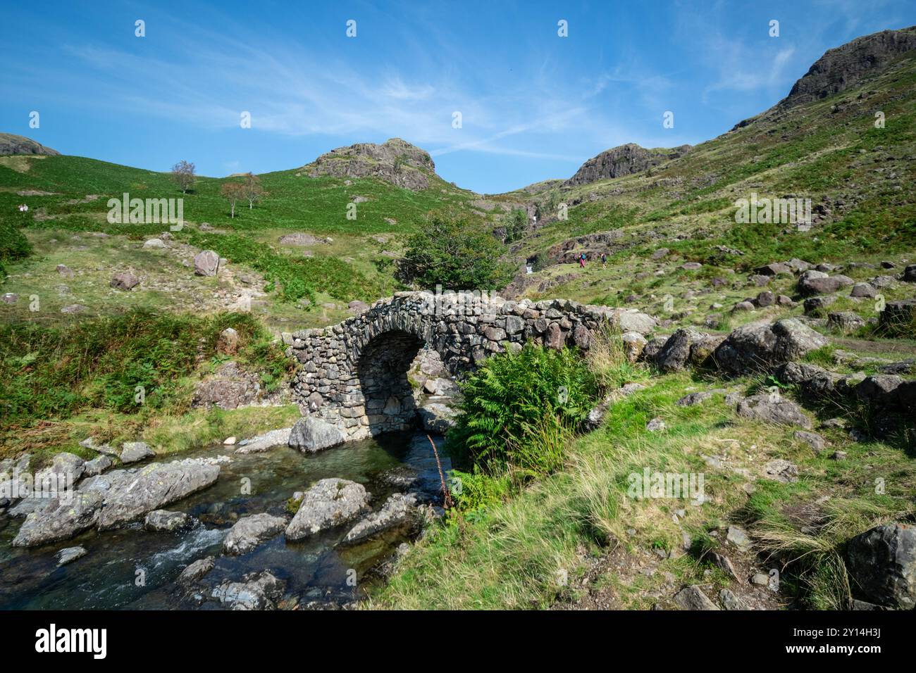 Lingcove Bridge over Lingcove Beck, near the junction with the River ...