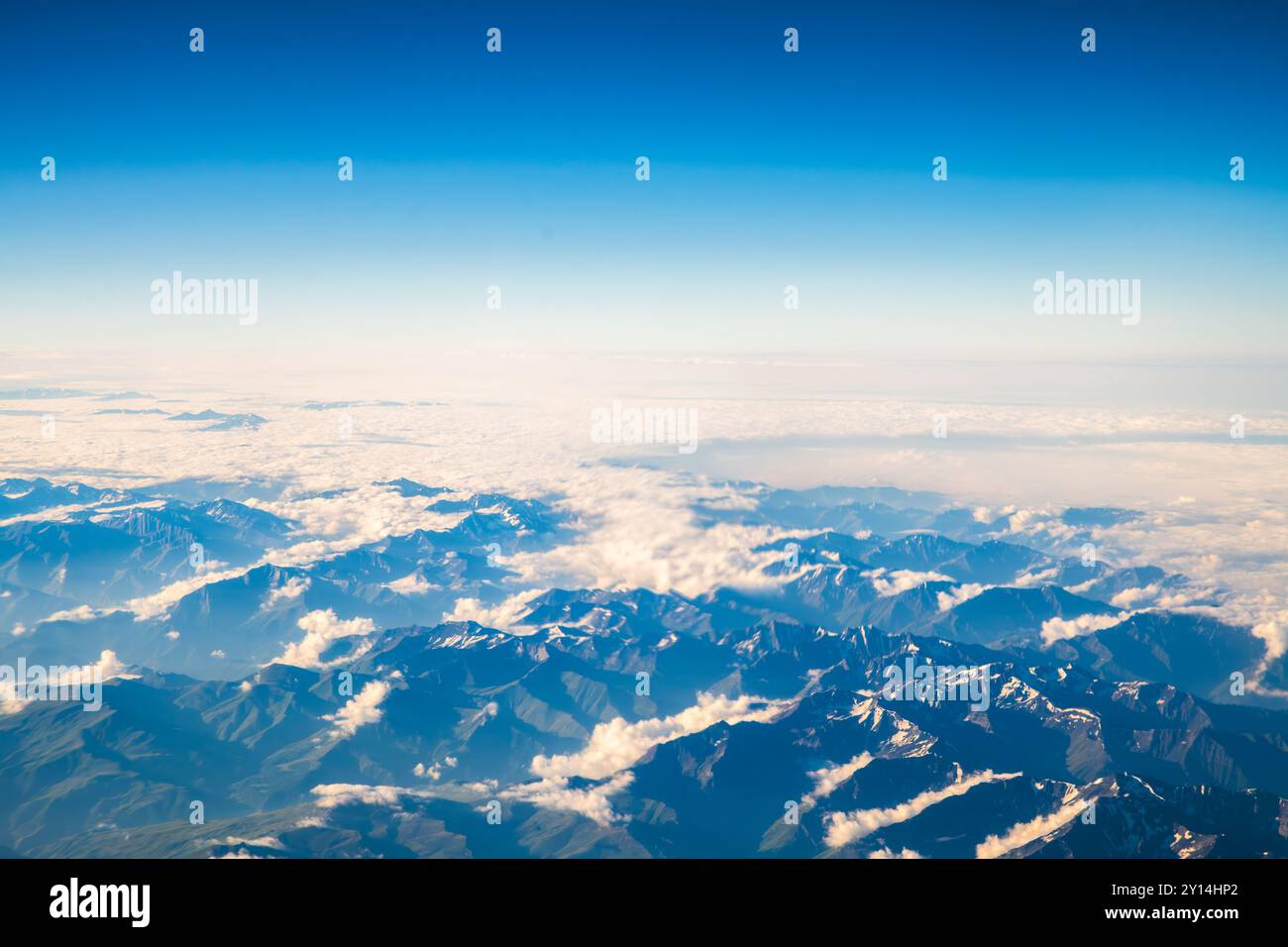 Curved earth from airplane hi-res stock photography and images - Alamy