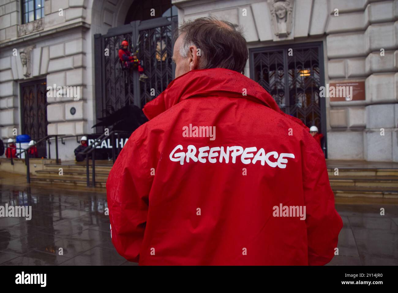 London, UK. 5th September 2024. Greenpeace activists block entrances to ...
