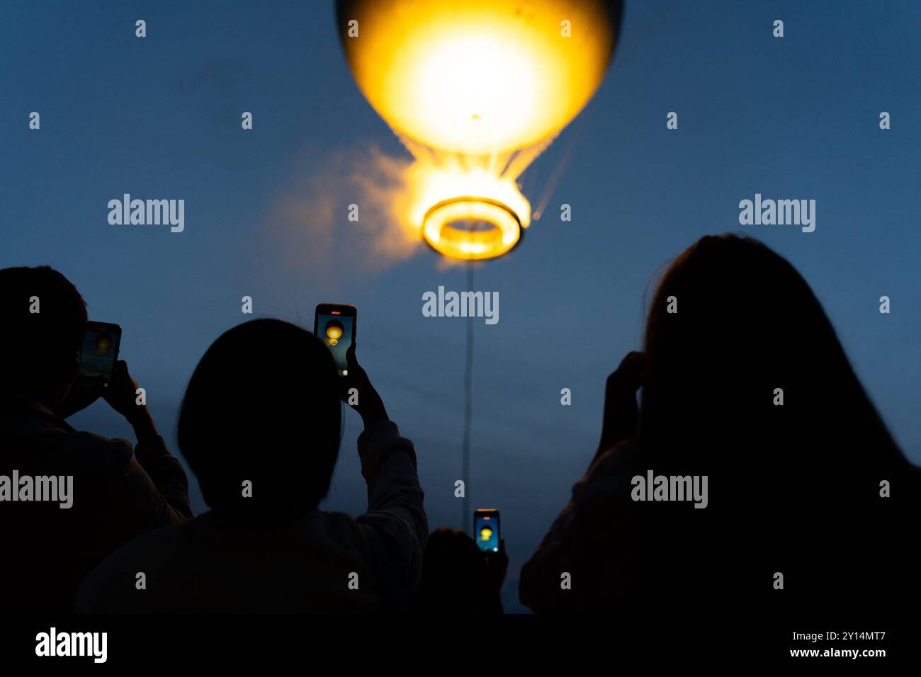 Paris, France. 04th Sep, 2024. The crowd watching during the flight of ...
