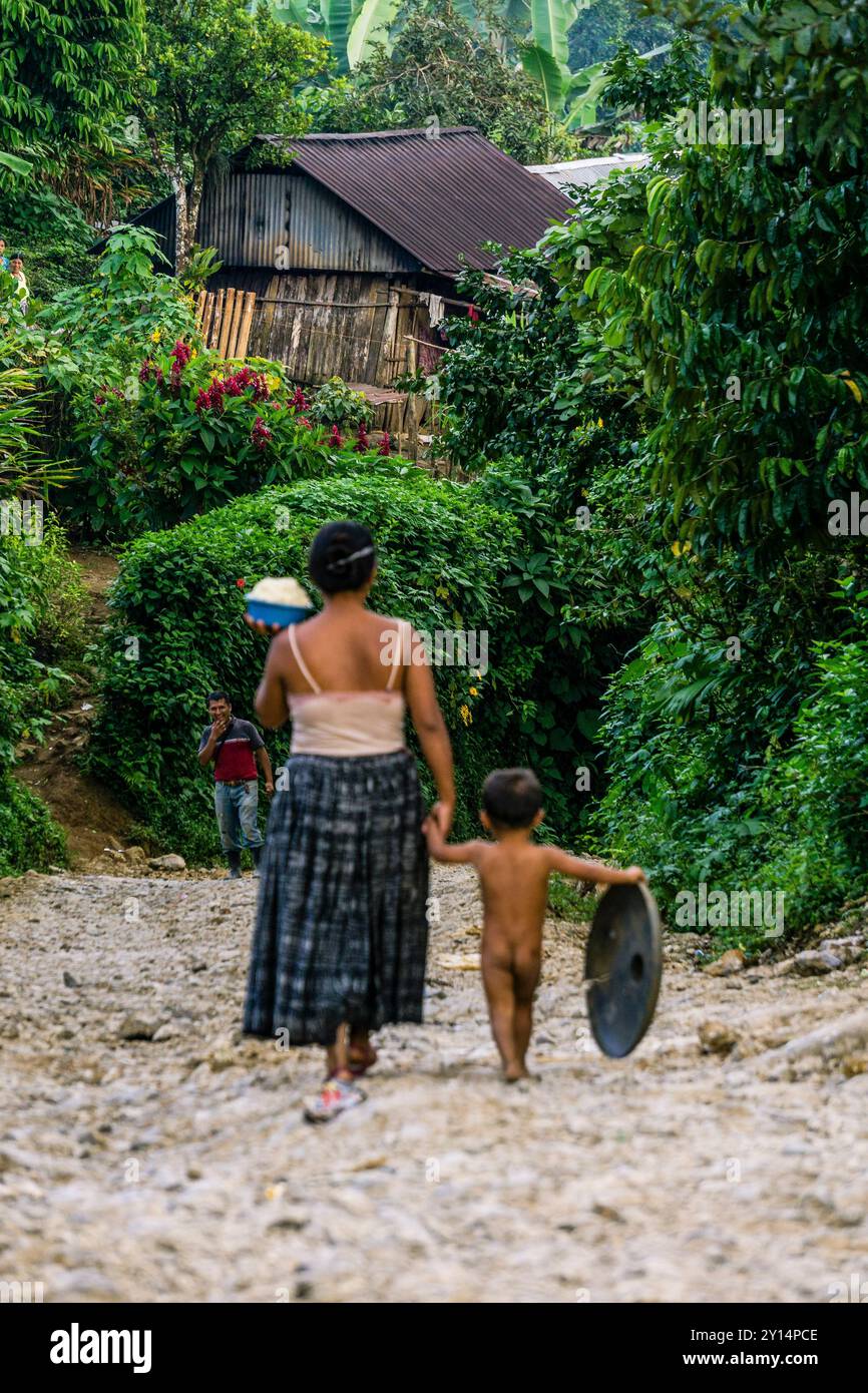 Loading ground corn,. Los Cerritos, Lancetillo, La Parroquia, Reyna ...