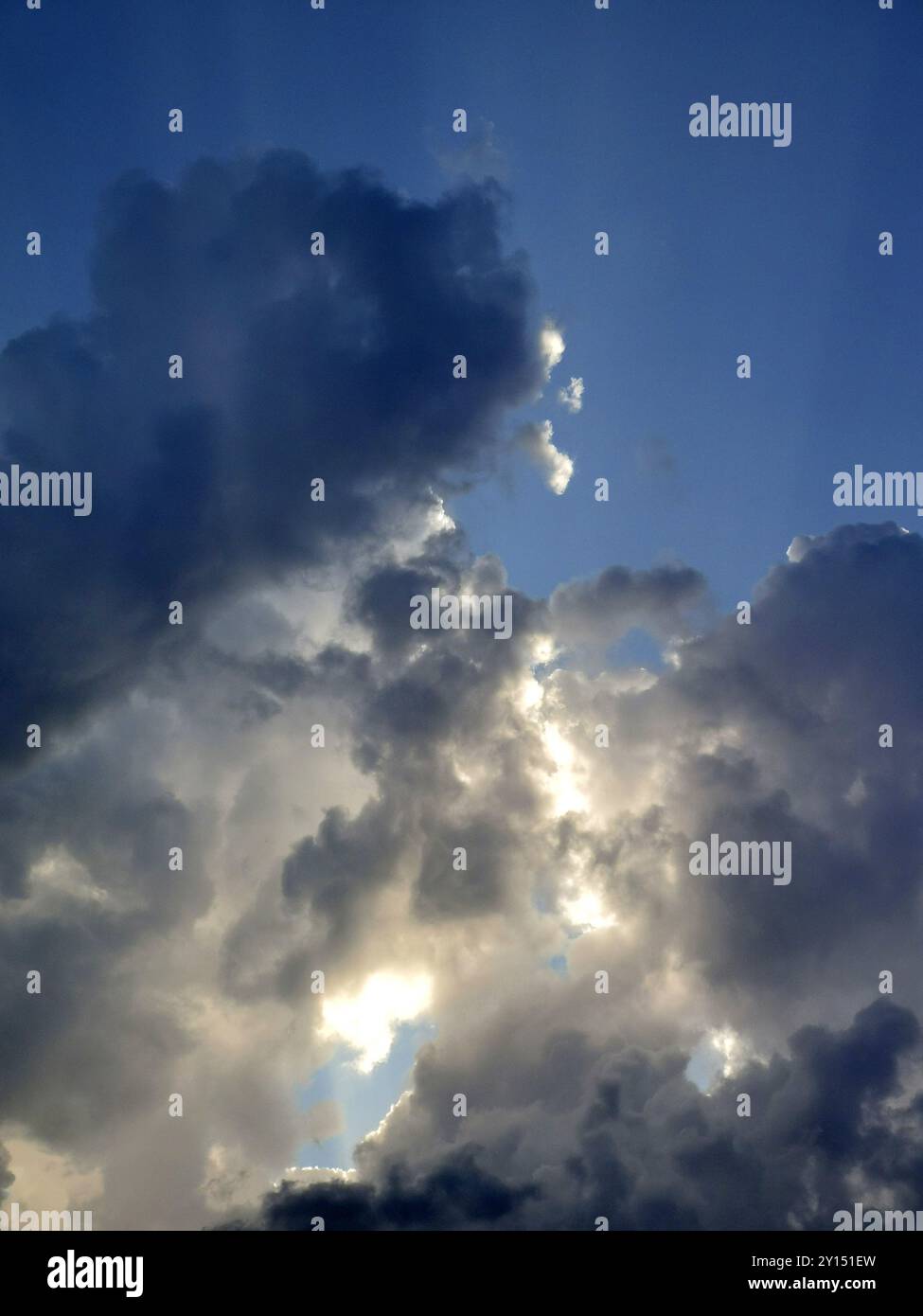 Sky visual hi-res stock photography and images - Alamy