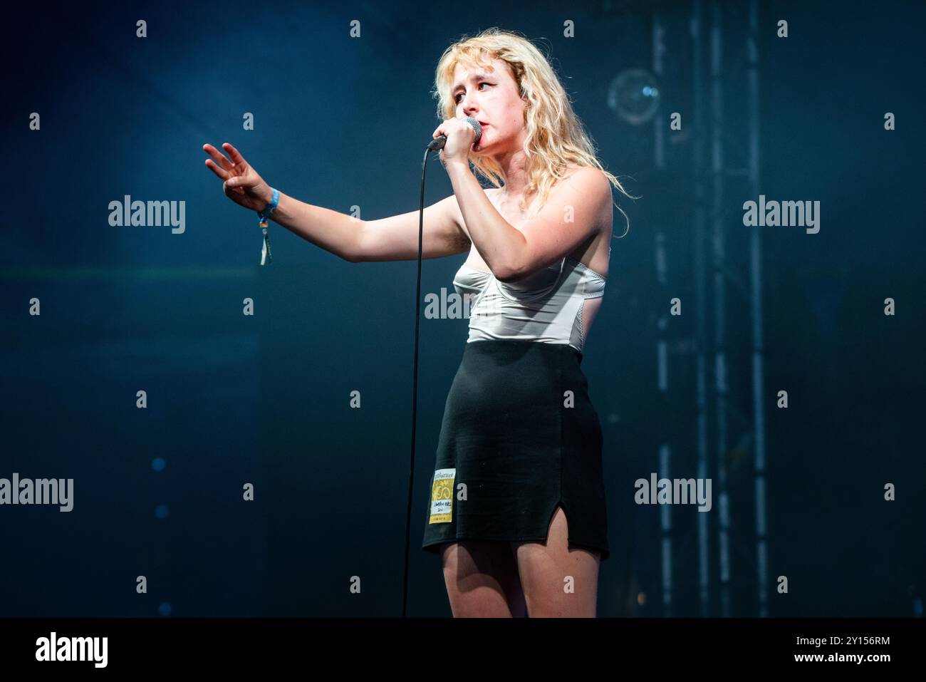 LAMBRINI GIRLS, CONCERT, 2024: Phoebe Lunny the singer and guitarist with the punk band Lambrini ...