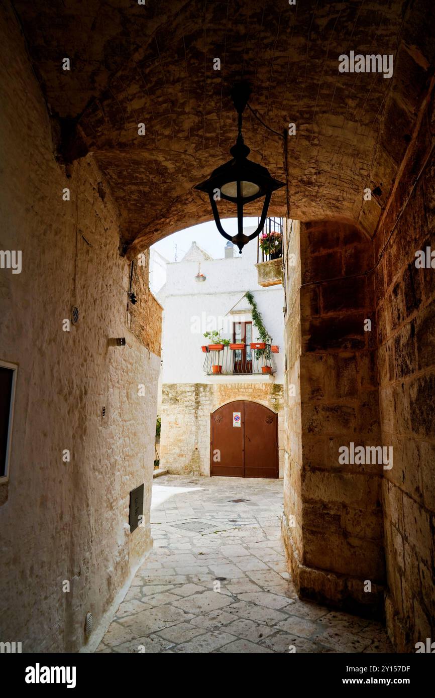 Underpass decorations hi-res stock photography and images - Alamy