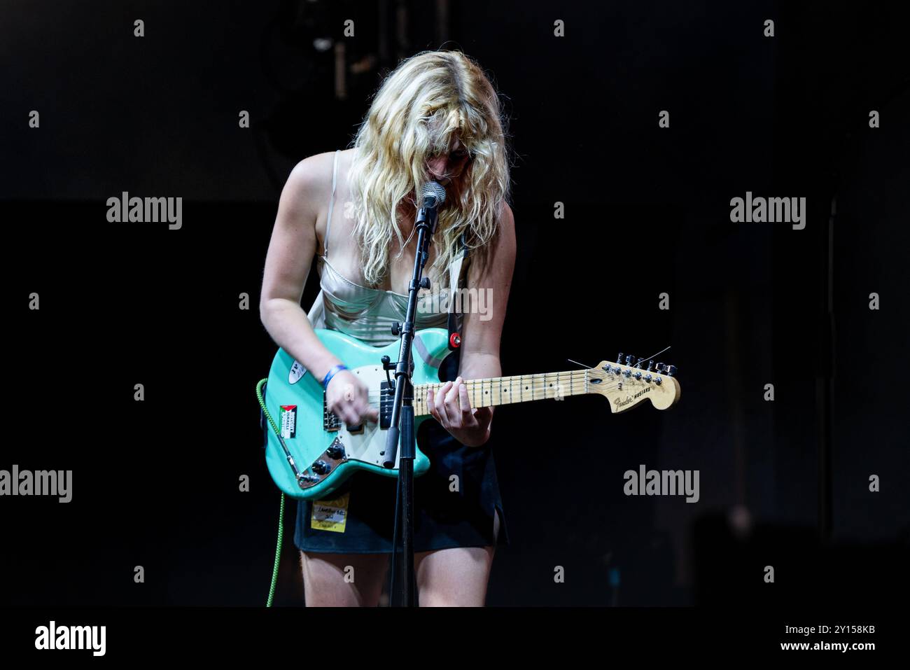 LAMBRINI GIRLS, CONCERT, 2024: Phoebe Lunny the singer and guitarist ...