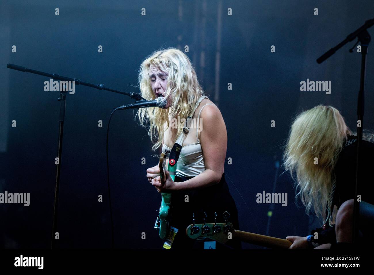 LAMBRINI GIRLS, CONCERT, 2024: Phoebe Lunny the singer and guitarist with the punk band Lambrini ...