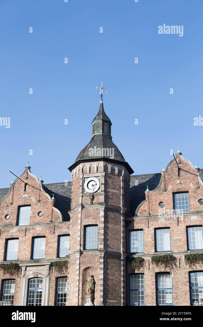 Clock tower dusseldorf hi-res stock photography and images - Alamy