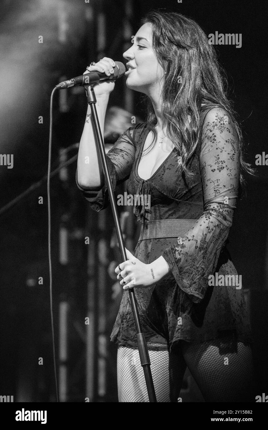 MYSTERINES, CONCERT, 2024: Lia Metcalfe the singer of the Liverpool ...