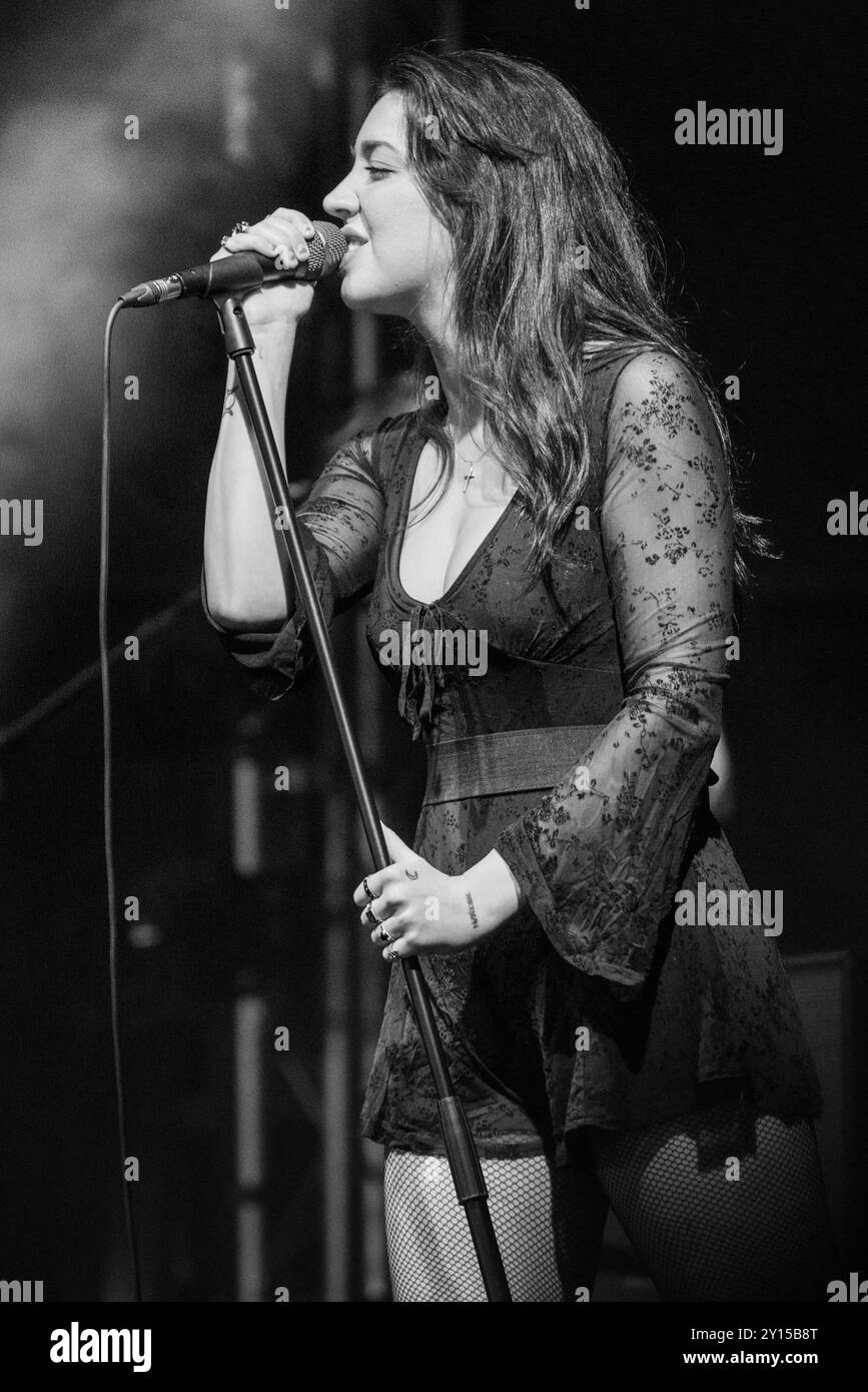 MYSTERINES, CONCERT, 2024: Lia Metcalfe the singer of the Liverpool ...